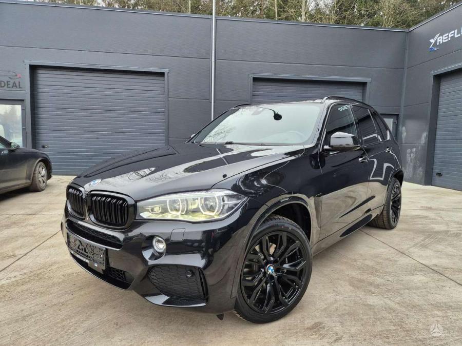 Black BMW X5 2015 in Utena, with an engine capacity of 2.99 L and mileage of 242 thousand km for 21990 €, photo 1 on AUTOMOTO.COM.LV