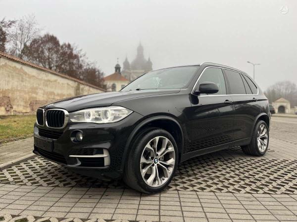 Black BMW X5 2015 in Kaunas, with an engine capacity of 2.00 L and mileage of 198 thousand km for 15800 €, photo 3 on AUTOMOTO.COM.LV
