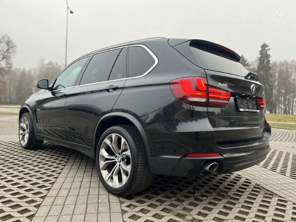 Black BMW X5 2015 in Kaunas, with an engine capacity of 2.00 L and mileage of 198 thousand km for 15800 €, photo 10 on AUTOMOTO.COM.LV