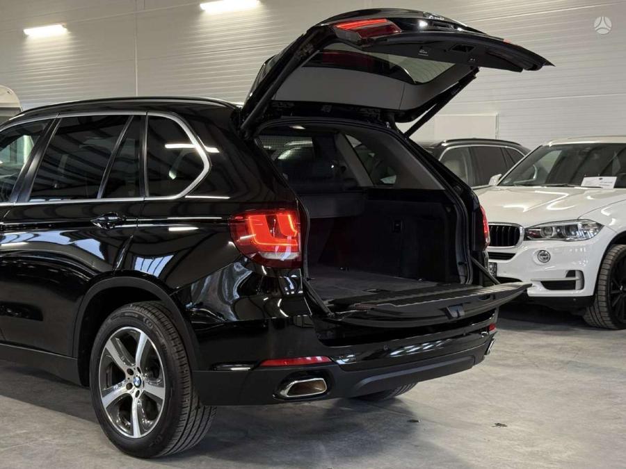Melns BMW X5 2015 Marijampole, ar dzinēja tilpumu 2.99 L un nobraukumu 296 tūkst. km par 18700 €, foto 14 vietnē AUTOMOTO.COM.LV