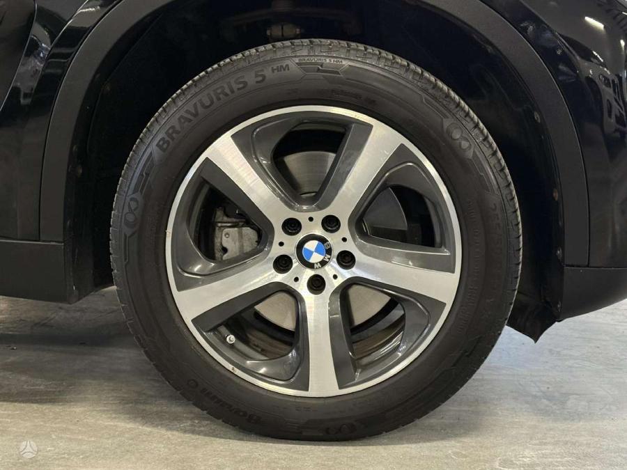 Melns BMW X5 2015 Marijampole, ar dzinēja tilpumu 2.99 L un nobraukumu 296 tūkst. km par 18700 €, foto 35 vietnē AUTOMOTO.COM.LV