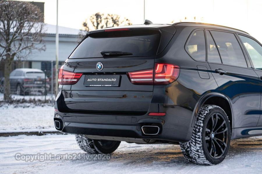 Black BMW X5 2015 in Tartu, with an engine capacity of 3.00 L and mileage of 163 thousand km for 27400 €, photo 10 on AUTOMOTO.COM.LV
