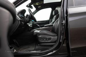 Black BMW X5 2015 in Tartu, with an engine capacity of 3.00 L and mileage of 163 thousand km for 27400 €, photo 19 on AUTOMOTO.COM.LV