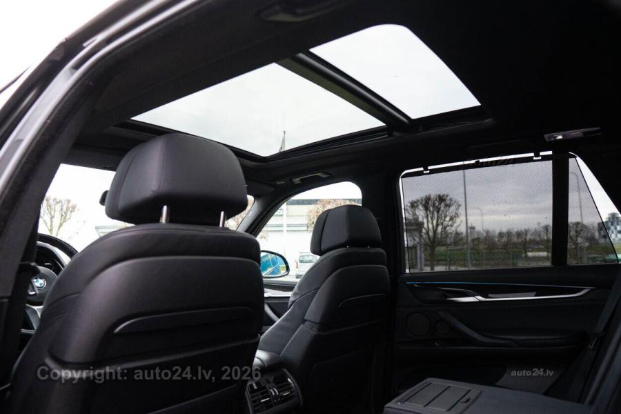 Black BMW X5 2015 in Tartu, with an engine capacity of 3.00 L and mileage of 163 thousand km for 27400 €, photo 20 on AUTOMOTO.COM.LV