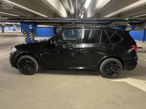 Black BMW X5 2015 in Vilnius, with an engine capacity of 3.00 L and mileage of 195 thousand km for 22000 €, photo 3 on AUTOMOTO.COM.LV