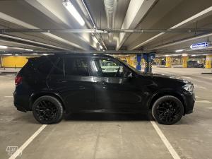 Black BMW X5 2015 in Vilnius, with an engine capacity of 3.00 L and mileage of 195 thousand km for 22000 €, photo 4 on AUTOMOTO.COM.LV