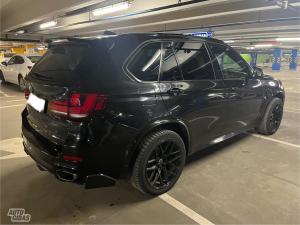Black BMW X5 2015 in Vilnius, with an engine capacity of 3.00 L and mileage of 195 thousand km for 22000 €, photo 5 on AUTOMOTO.COM.LV
