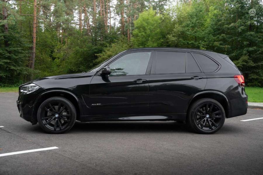 Melns BMW X5 2015 Viļņa, ar dzinēja tilpumu 4.40 L un nobraukumu 129 tūkst. km par 21500 €, foto 3 vietnē AUTOMOTO.COM.LV