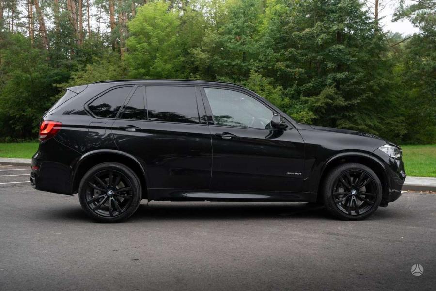Melns BMW X5 2015 Viļņa, ar dzinēja tilpumu 4.40 L un nobraukumu 129 tūkst. km par 21500 €, foto 8 vietnē AUTOMOTO.COM.LV