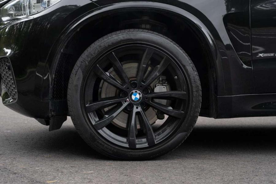 Melns BMW X5 2015 Viļņa, ar dzinēja tilpumu 4.40 L un nobraukumu 129 tūkst. km par 21500 €, foto 12 vietnē AUTOMOTO.COM.LV