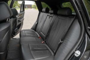 Melns BMW X5 2015 Viļņa, ar dzinēja tilpumu 4.40 L un nobraukumu 129 tūkst. km par 21500 €, foto 20 vietnē AUTOMOTO.COM.LV