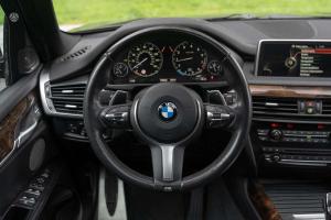 Melns BMW X5 2015 Viļņa, ar dzinēja tilpumu 4.40 L un nobraukumu 129 tūkst. km par 21500 €, foto 24 vietnē AUTOMOTO.COM.LV