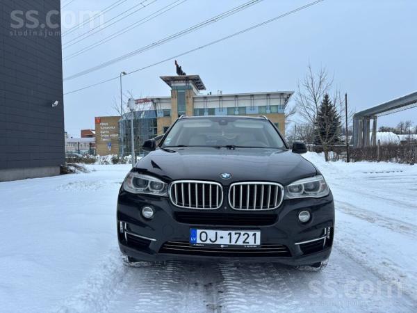 Black BMW X5 2015 in Riga, with an engine capacity of 3.00 L and mileage of 0 thousand km for 22490 €, photo 5 on AUTOMOTO.COM.LV