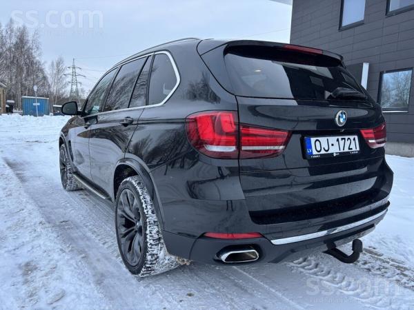Black BMW X5 2015 in Riga, with an engine capacity of 3.00 L and mileage of 0 thousand km for 22490 €, photo 7 on AUTOMOTO.COM.LV