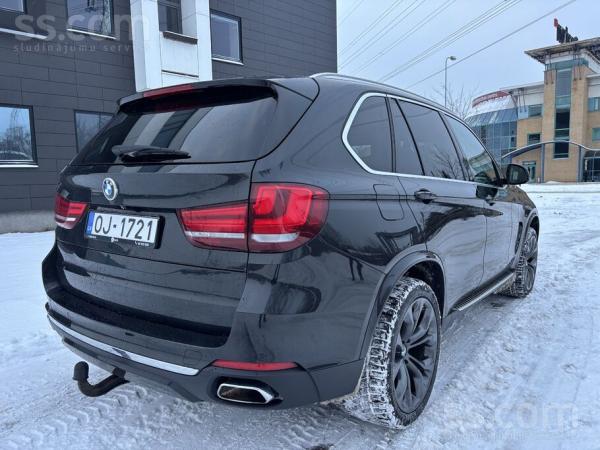 Black BMW X5 2015 in Riga, with an engine capacity of 3.00 L and mileage of 0 thousand km for 22490 €, photo 10 on AUTOMOTO.COM.LV