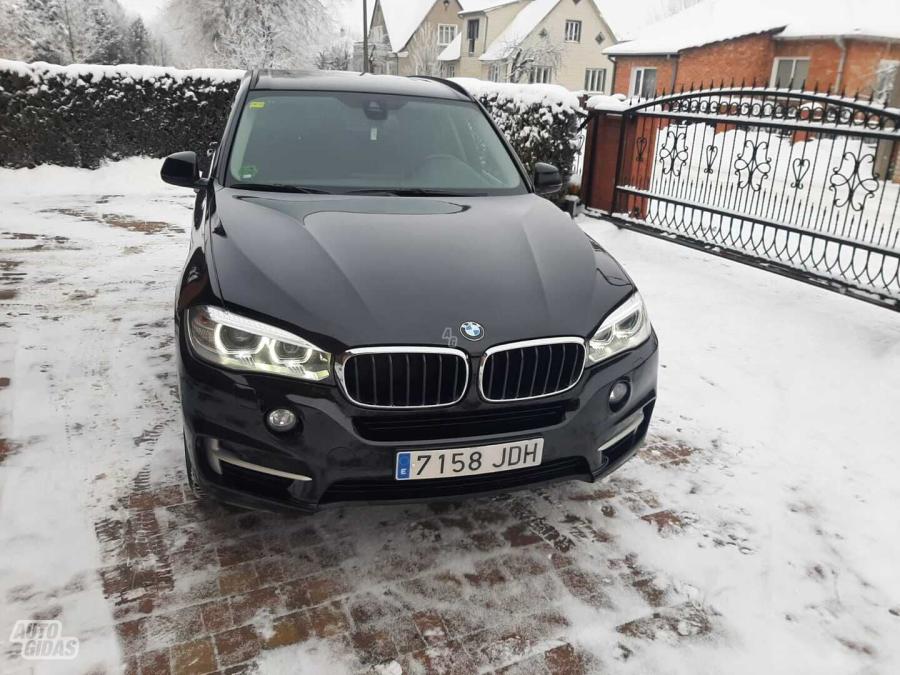 Black BMW X5 2015 in Kaunas, with an engine capacity of 2.00 L and mileage of 356 thousand km for 14400 €, photo 5 on AUTOMOTO.COM.LV