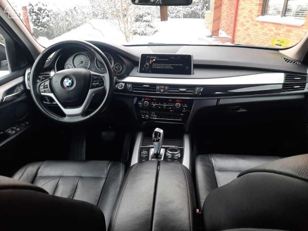 Black BMW X5 2015 in Kaunas, with an engine capacity of 2.00 L and mileage of 356 thousand km for 14400 €, photo 9 on AUTOMOTO.COM.LV