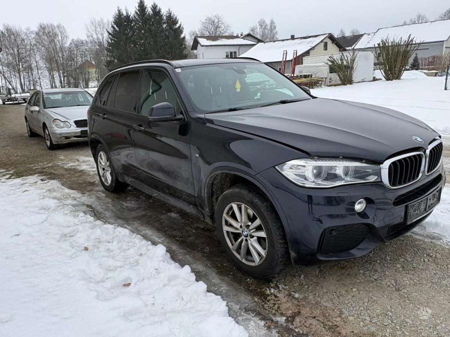 Melns BMW X5 2015 Anykščiai, ar dzinēja tilpumu 2.99 L un nobraukumu 372 tūkst. km par 11700 €, foto 4 vietnē AUTOMOTO.COM.LV