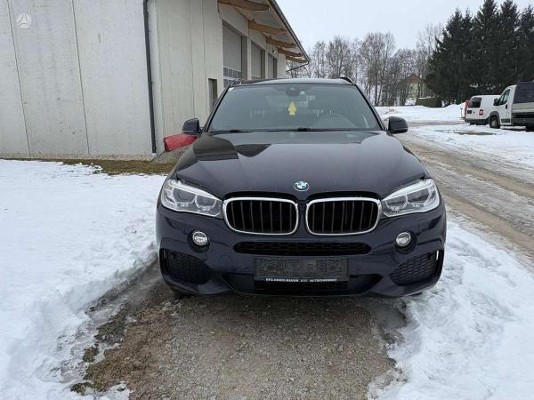 Black BMW X5 2015 in Anyksciai, with an engine capacity of 2.99 L and mileage of 372 thousand km for 11700 €, photo 5 on AUTOMOTO.COM.LV