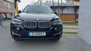Black BMW X5 2015 in Vilnius, with an engine capacity of 2.00 L and mileage of 251 thousand km for 18600 €, photo  on AUTOMOTO.COM.LV