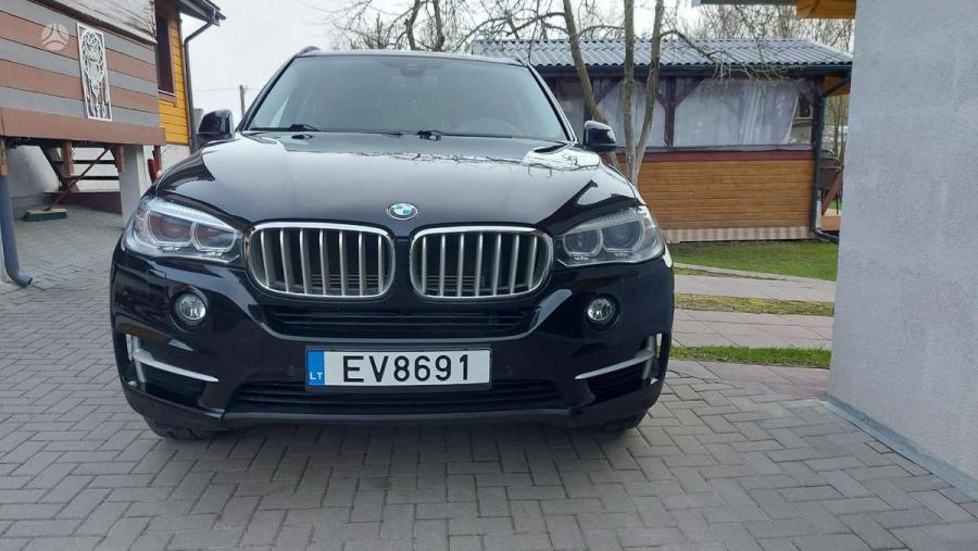 Melns BMW X5 2015 Viļņa, ar dzinēja tilpumu 2.00 L un nobraukumu 251 tūkst. km par 18600 €, foto 1 vietnē AUTOMOTO.COM.LV