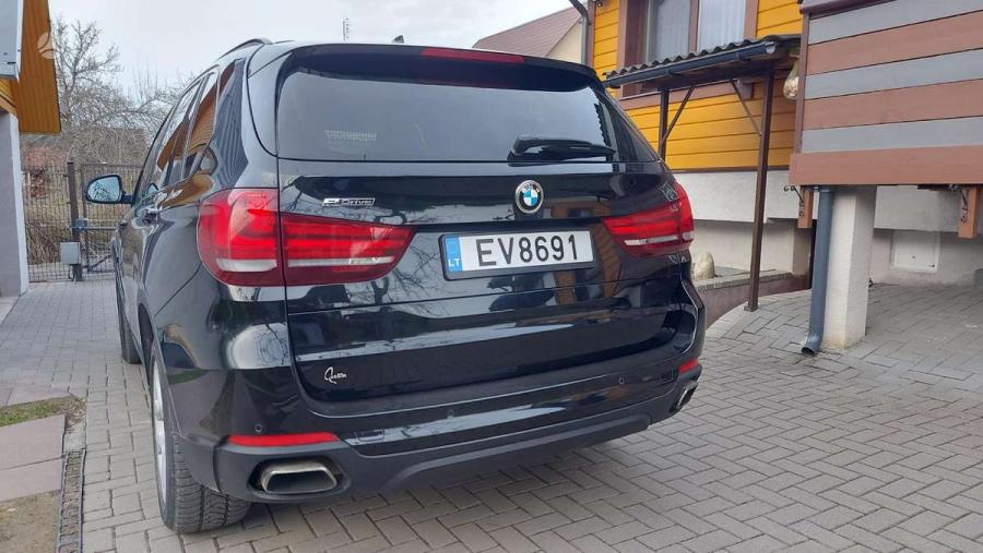 Melns BMW X5 2015 Viļņa, ar dzinēja tilpumu 2.00 L un nobraukumu 251 tūkst. km par 18600 €, foto 6 vietnē AUTOMOTO.COM.LV