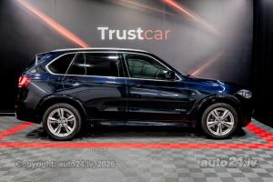 Black BMW X5 2015 in Parnu, with an engine capacity of 3.00 L and mileage of 271 thousand km for 22500 €, photo 7 on AUTOMOTO.COM.LV