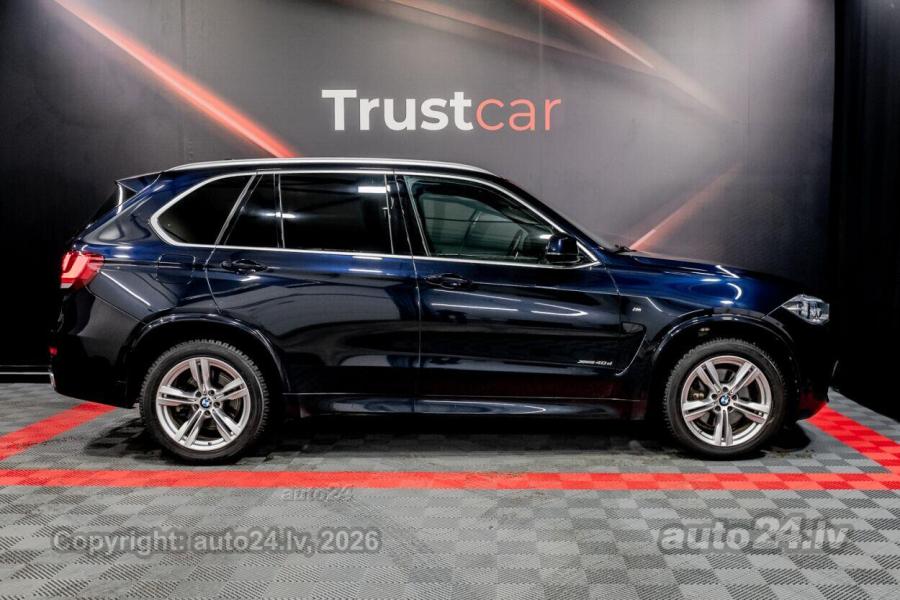 Black BMW X5 2015 in Parnu, with an engine capacity of 3.00 L and mileage of 271 thousand km for 22500 €, photo 7 on AUTOMOTO.COM.LV