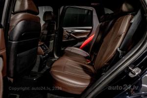 Black BMW X5 2015 in Parnu, with an engine capacity of 3.00 L and mileage of 271 thousand km for 22500 €, photo 21 on AUTOMOTO.COM.LV