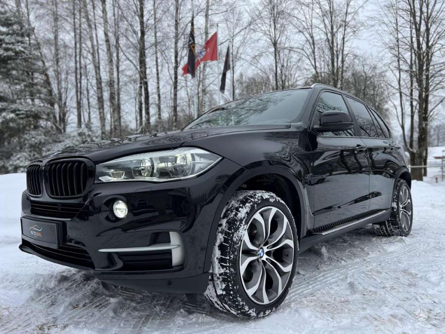Black BMW X5 2015 in Kazlu Ruda, with an engine capacity of 2.00 L and mileage of 287 thousand km for 17500 €, photo 6 on AUTOMOTO.COM.LV
