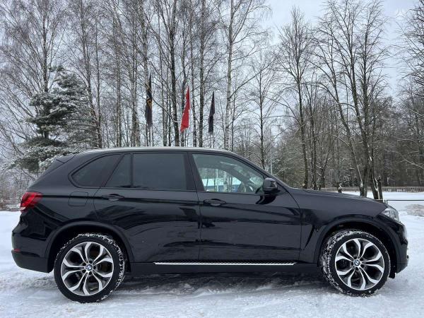 Black BMW X5 2015 in Kazlu Ruda, with an engine capacity of 2.00 L and mileage of 287 thousand km for 17500 €, photo 9 on AUTOMOTO.COM.LV