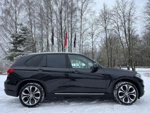 Black BMW X5 2015 in Kazlu Ruda, with an engine capacity of 2.00 L and mileage of 287 thousand km for 17500 €, photo 9 on AUTOMOTO.COM.LV