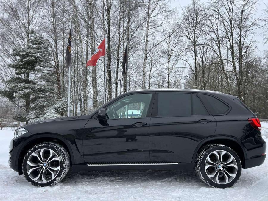 Black BMW X5 2015 in Kazlu Ruda, with an engine capacity of 2.00 L and mileage of 287 thousand km for 17500 €, photo 10 on AUTOMOTO.COM.LV