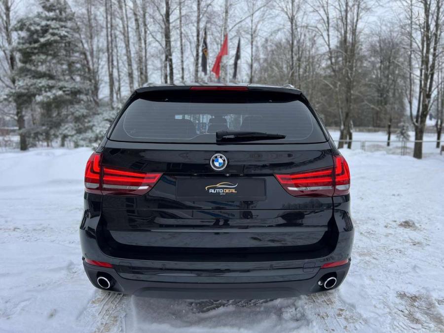 Black BMW X5 2015 in Kazlu Ruda, with an engine capacity of 2.00 L and mileage of 287 thousand km for 17500 €, photo 12 on AUTOMOTO.COM.LV