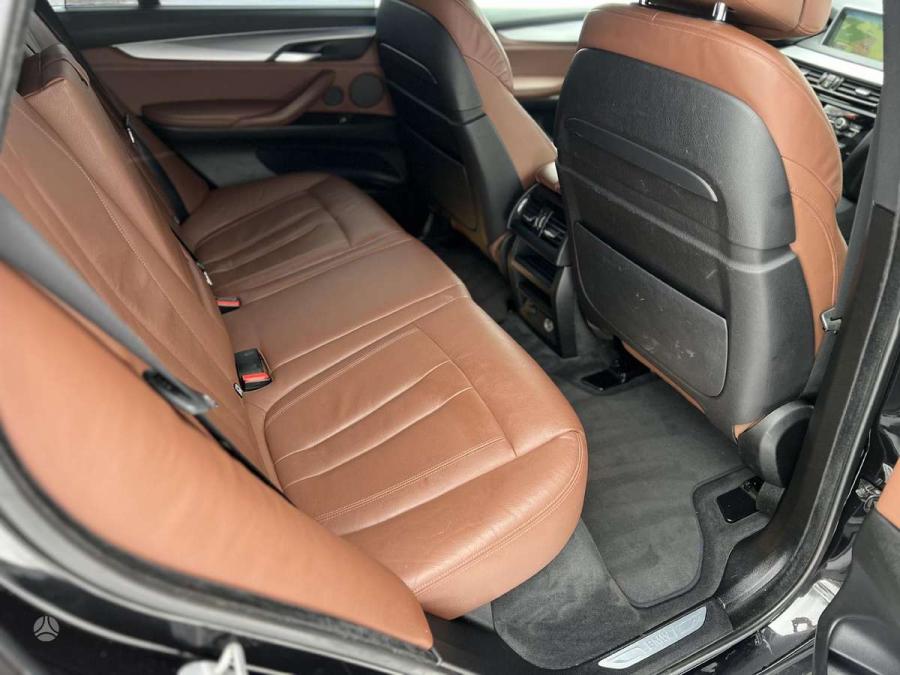 Black BMW X5 2015 in Kazlu Ruda, with an engine capacity of 2.00 L and mileage of 287 thousand km for 17500 €, photo 33 on AUTOMOTO.COM.LV