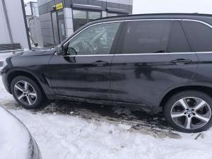 Black BMW X5 2015 in Siauliai, with an engine capacity of 2.99 L and mileage of 211 thousand km for 13500 €, photo 7 on AUTOMOTO.COM.LV