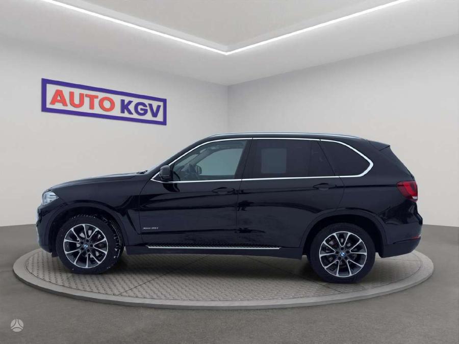 Black BMW X5 2015 in Kaunas, with an engine capacity of 3.00 L and mileage of 133 thousand km for 19499 €, photo 2 on AUTOMOTO.COM.LV