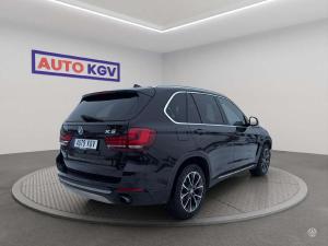 Black BMW X5 2015 in Kaunas, with an engine capacity of 3.00 L and mileage of 133 thousand km for 19499 €, photo 5 on AUTOMOTO.COM.LV