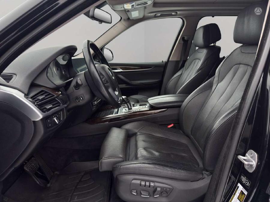 Black BMW X5 2015 in Kaunas, with an engine capacity of 3.00 L and mileage of 133 thousand km for 19499 €, photo 15 on AUTOMOTO.COM.LV