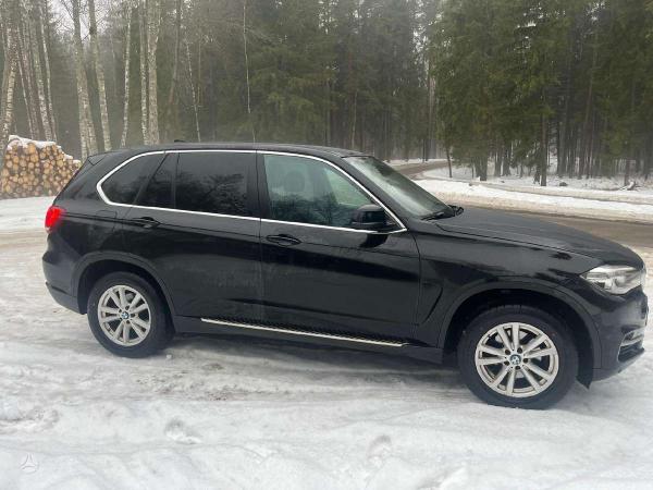 Melns BMW X5 2015 Alīta, ar dzinēja tilpumu 2.00 L un nobraukumu 320 tūkst. km par 15800 €, foto 5 vietnē AUTOMOTO.COM.LV