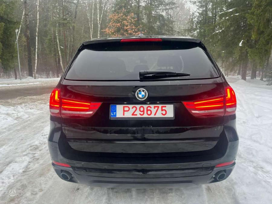 Black BMW X5 2015 in Alytus, with an engine capacity of 2.00 L and mileage of 320 thousand km for 15800 €, photo 6 on AUTOMOTO.COM.LV