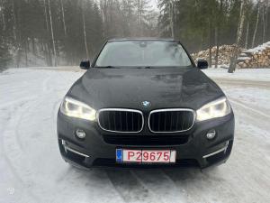 Black BMW X5 2015 in Alytus, with an engine capacity of 2.00 L and mileage of 320 thousand km for 15800 €, photo 10 on AUTOMOTO.COM.LV