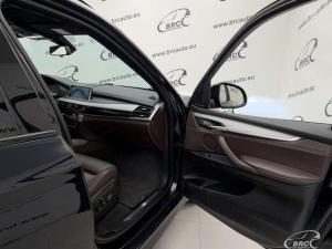 Black BMW X5 2015 in Vilnius, with an engine capacity of 2.00 L and mileage of 246 thousand km for 19300 €, photo 9 on AUTOMOTO.COM.LV
