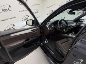 Black BMW X5 2015 in Vilnius, with an engine capacity of 2.00 L and mileage of 246 thousand km for 19300 €, photo 19 on AUTOMOTO.COM.LV