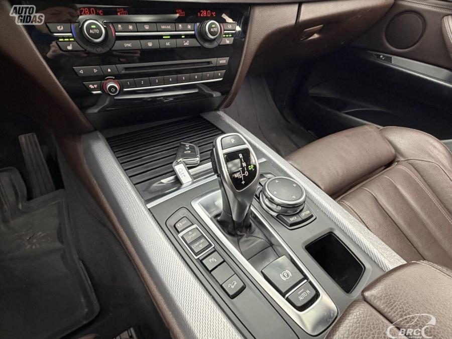 Melns BMW X5 2015 Avižieniai, ar dzinēja tilpumu 2.00 L un nobraukumu 246 tūkst. km par 19300 €, foto 26 vietnē AUTOMOTO.COM.LV