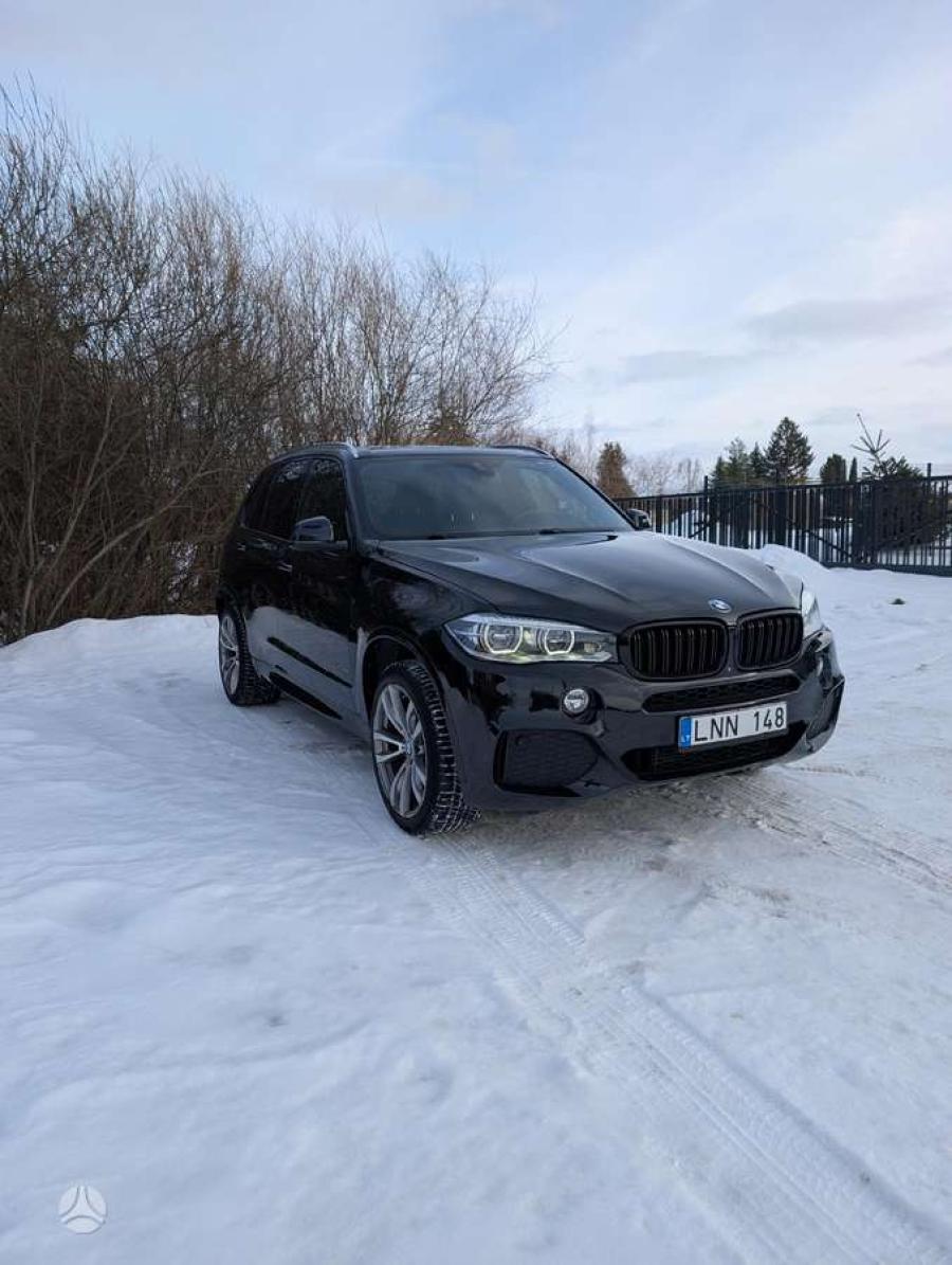 Black BMW X5 2015 in Kaunas, with an engine capacity of 2.98 L and mileage of 131 thousand km for 17800 €, photo 3 on AUTOMOTO.COM.LV