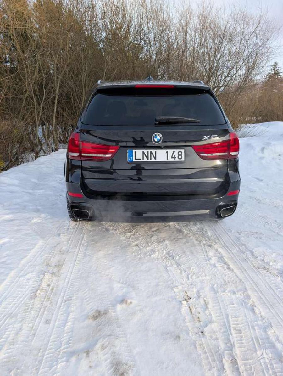 Black BMW X5 2015 in Kaunas, with an engine capacity of 2.98 L and mileage of 131 thousand km for 17800 €, photo 5 on AUTOMOTO.COM.LV