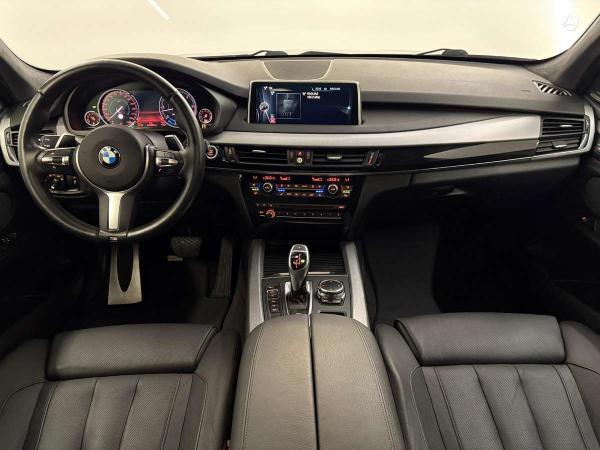 Black BMW X5 2015 in Marijampole, with an engine capacity of 2.99 L and mileage of 145 thousand km for 24850 €, photo 5 on AUTOMOTO.COM.LV
