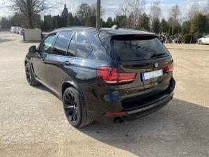 Black BMW X5 2015 in Kaunas, with an engine capacity of 3.00 L and mileage of 155 thousand km for 18000 €, photo 4 on AUTOMOTO.COM.LV