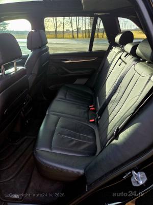 Melns BMW X5 2015 Tartu, ar dzinēja tilpumu 3.00 L un nobraukumu 169 tūkst. km par 21900 €, foto 18 vietnē AUTOMOTO.COM.LV